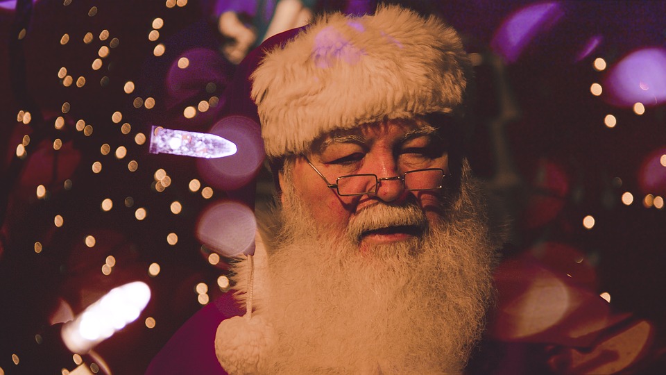 Does Santa wear glasses? - Santa Tracker